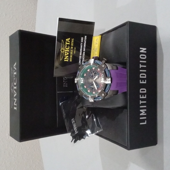 Invicta | Accessories | Nwt Invicta Dc Comic Themed Watch With Jokers ...